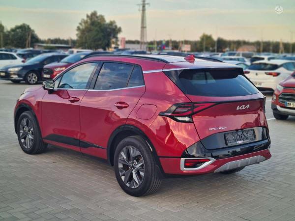Красный Киа Sportage 2024 в Таураге, объемом двигателя 1.60 л и пробегом 51 тыс. км за 26900 €, фото 4 на AUTOMOTO.COM.LV