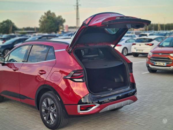 Красный Киа Sportage 2024 в Таураге, объемом двигателя 1.60 л и пробегом 51 тыс. км за 26900 €, фото 5 на AUTOMOTO.COM.LV