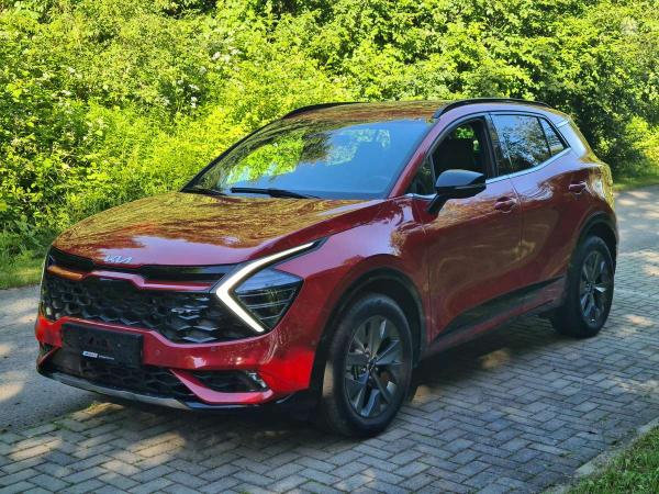 Красный Киа Sportage 2025 в Таураге, объемом двигателя 1.60 л и пробегом 51 тыс. км за 29500 €, фото 1 на AUTOMOTO.COM.LV