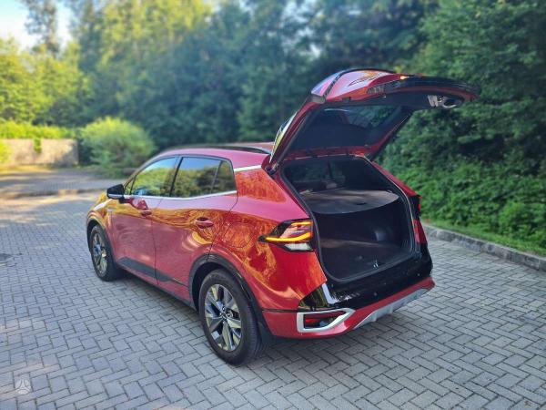Красный Киа Sportage 2025 в Таураге, объемом двигателя 1.60 л и пробегом 51 тыс. км за 29500 €, фото 8 на AUTOMOTO.COM.LV
