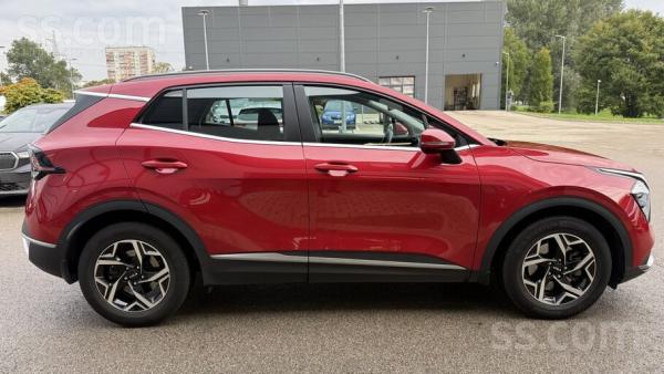 Red Kia Sportage 2025 in Riga, with an engine capacity of 1.60 L and mileage of 33 thousand km for 24900 €, photo 7 on AUTOMOTO.COM.LV