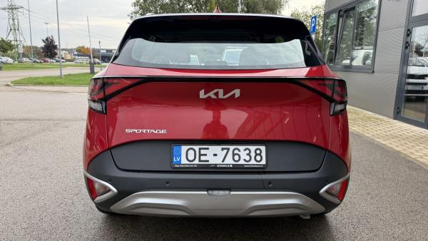 Red Kia Sportage 2025 in Riga, with an engine capacity of 1.60 L and mileage of 33 thousand km for 24900 €, photo 4 on AUTOMOTO.COM.LV