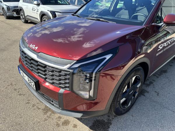 Red Kia Sportage 2026 in Riga, with an engine capacity of 1.60 L and mileage of 6 thousand km for 28900 €, photo 5 on AUTOMOTO.COM.LV