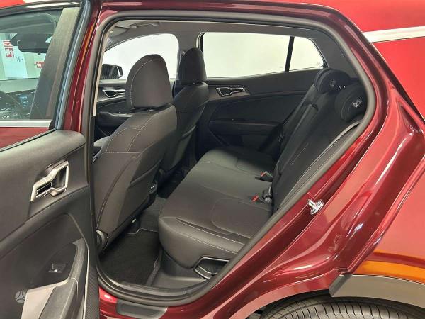 Red Kia Sportage 2026 in Vilnius, with an engine capacity of 1.60 L and mileage of 3 thousand km for 32490 €, photo 9 on AUTOMOTO.COM.LV
