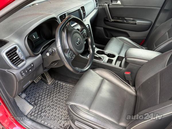Red Kia Sportage 2017 in Tallinn, with an engine capacity of 1.60 L and mileage of 130 thousand km for 13900 €, photo 11 on AUTOMOTO.COM.LV