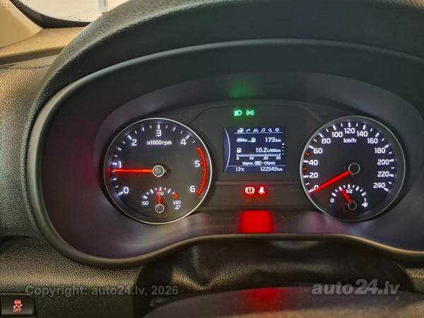 Красный Киа Sportage 2018 в Таллин, объемом двигателя 1.70 л и пробегом 23 тыс. км за 11900 €, фото 4 на AUTOMOTO.COM.LV