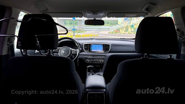 Red Kia Sportage 2020 in Tallinn, with an engine capacity of 1.60 L and mileage of 60 thousand km for 17999 €, photo 9 on AUTOMOTO.COM.LV
