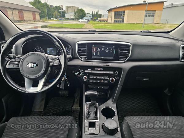 Red Kia Sportage 2020 in Paide, with an engine capacity of 1.60 L and mileage of 109 thousand km for 15000 €, photo 8 on AUTOMOTO.COM.LV