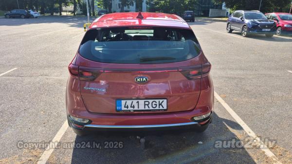 Red Kia Sportage 2020 in Johvi, with an engine capacity of 1.60 L and mileage of 148 thousand km for 16430 €, photo 6 on AUTOMOTO.COM.LV