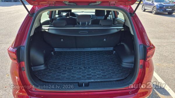 Red Kia Sportage 2020 in Johvi, with an engine capacity of 1.60 L and mileage of 148 thousand km for 16430 €, photo 7 on AUTOMOTO.COM.LV