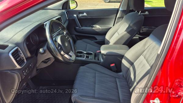 Red Kia Sportage 2020 in Johvi, with an engine capacity of 1.60 L and mileage of 148 thousand km for 16430 €, photo 9 on AUTOMOTO.COM.LV