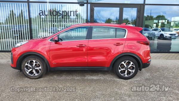 Red Kia Sportage 2021 in Tartu, with an engine capacity of 1.60 L and mileage of 78 thousand km for 16990 €, photo 2 on AUTOMOTO.COM.LV