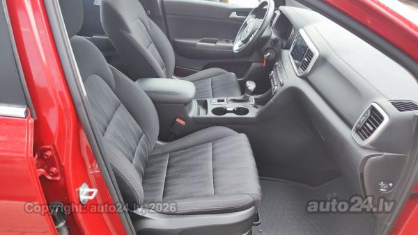 Red Kia Sportage 2021 in Tartu, with an engine capacity of 1.60 L and mileage of 78 thousand km for 16990 €, photo 7 on AUTOMOTO.COM.LV