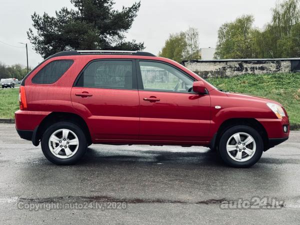 Sarkans Kia Sportage 2010 Tallina, ar dzinēja tilpumu 2.00 L un nobraukumu 166 tūkst. km par 3950 €, foto 4 vietnē AUTOMOTO.COM.LV