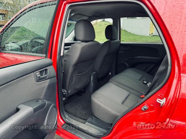 Sarkans Kia Sportage 2010 Tallina, ar dzinēja tilpumu 2.00 L un nobraukumu 166 tūkst. km par 3950 €, foto 8 vietnē AUTOMOTO.COM.LV