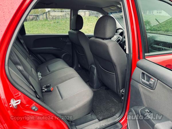 Sarkans Kia Sportage 2010 Tallina, ar dzinēja tilpumu 2.00 L un nobraukumu 166 tūkst. km par 3950 €, foto 10 vietnē AUTOMOTO.COM.LV