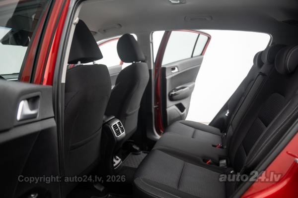 Red Kia Sportage 2022 in Tallinn, with an engine capacity of 1.60 L and mileage of 89 thousand km for 16499 €, photo 10 on AUTOMOTO.COM.LV