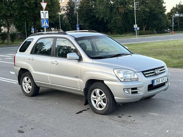 Kia Sportage 2007 in Narva, with an engine capacity of 2.00 L and mileage of 187 thousand km for 1499 €, photo 4 on AUTOMOTO.COM.LV