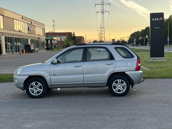 Kia Sportage 2007 in Narva, with an engine capacity of 2.00 L and mileage of 187 thousand km for 1499 €, photo 8 on AUTOMOTO.COM.LV