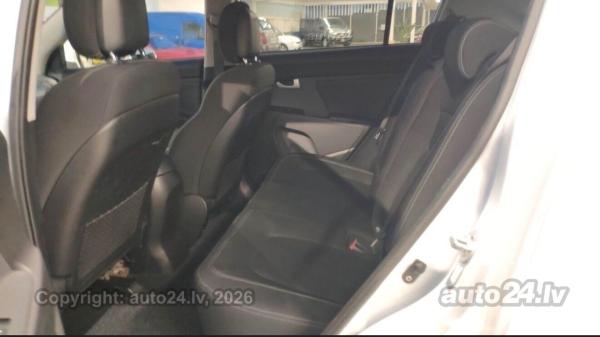 Киа Sportage 2012 в Таллин, объемом двигателя 1.70 л и пробегом 353 тыс. км за 2000 €, фото 4 на AUTOMOTO.COM.LV