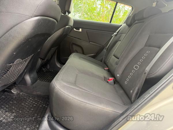 Kia Sportage 2013 Tallina, ar dzinēja tilpumu 2.00 L un nobraukumu 277 tūkst. km par 3999 €, foto 10 vietnē AUTOMOTO.COM.LV