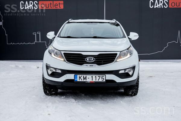 Balts Kia Sportage 2010 Rīga, ar dzinēja tilpumu 2.00 L un nobraukumu 249 tūkst. km par 7490 €, foto 2 vietnē AUTOMOTO.COM.LV