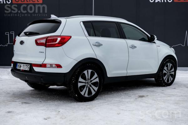 Balts Kia Sportage 2010 Rīga, ar dzinēja tilpumu 2.00 L un nobraukumu 249 tūkst. km par 7490 €, foto 7 vietnē AUTOMOTO.COM.LV