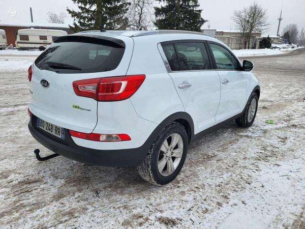 Balts Kia Sportage 2011 Kauņa, ar dzinēja tilpumu 1.69 L un nobraukumu 212 tūkst. km par 5200 €, foto 4 vietnē AUTOMOTO.COM.LV