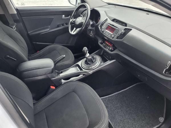 Balts Kia Sportage 2011 Kauņa, ar dzinēja tilpumu 1.69 L un nobraukumu 212 tūkst. km par 5200 €, foto 10 vietnē AUTOMOTO.COM.LV