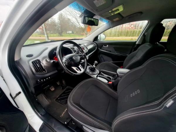 Белый Киа Sportage 2011 в Рига, объемом двигателя 1.70 л и пробегом 204 тыс. км за 6999 €, фото 5 на AUTOMOTO.COM.LV