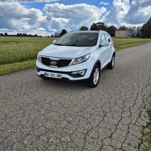 White Kia Sportage 2011 in Radviliskis, with an engine capacity of 1.69 L and mileage of 238 thousand km for 6500 €, photo 1 on AUTOMOTO.COM.LV