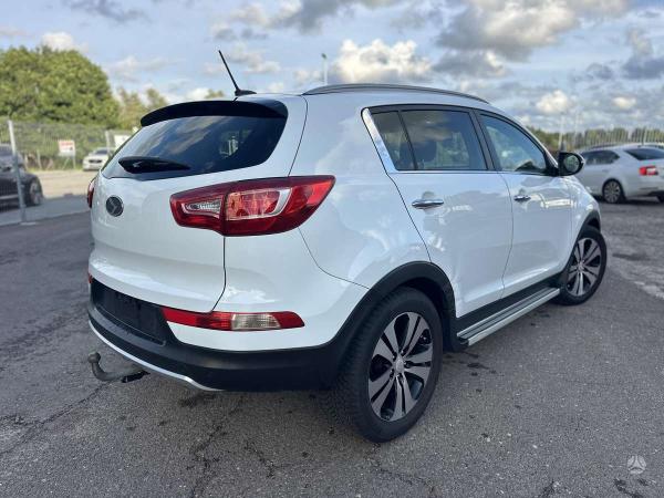 Balts Kia Sportage 2011 Tauragė, ar dzinēja tilpumu 1.69 L un nobraukumu 220 tūkst. km par 5300 €, foto 3 vietnē AUTOMOTO.COM.LV