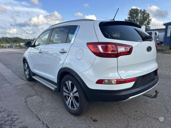 Balts Kia Sportage 2011 Tauragė, ar dzinēja tilpumu 1.69 L un nobraukumu 220 tūkst. km par 5300 €, foto 7 vietnē AUTOMOTO.COM.LV