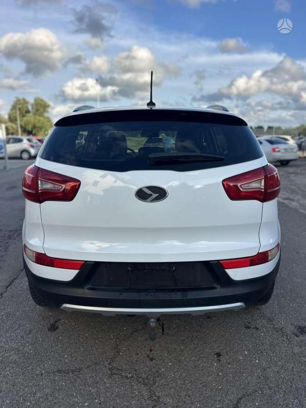 Balts Kia Sportage 2011 Tauragė, ar dzinēja tilpumu 1.69 L un nobraukumu 220 tūkst. km par 5300 €, foto 8 vietnē AUTOMOTO.COM.LV