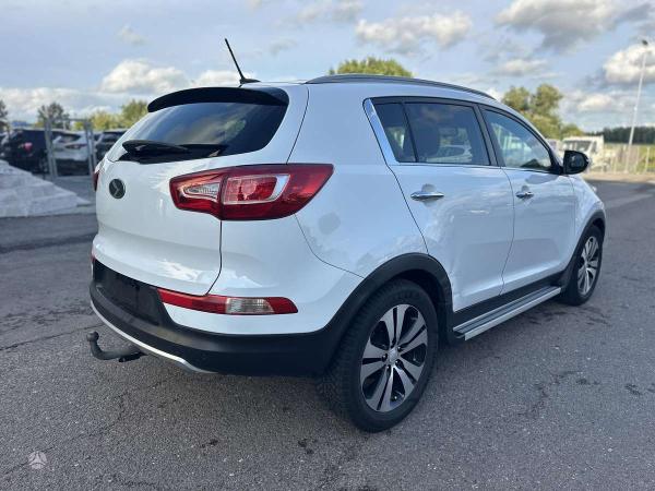 Balts Kia Sportage 2011 Tauragė, ar dzinēja tilpumu 1.69 L un nobraukumu 220 tūkst. km par 5300 €, foto 9 vietnē AUTOMOTO.COM.LV