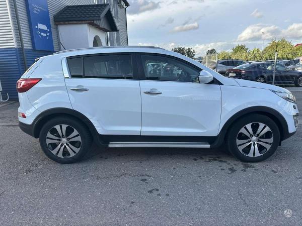 Balts Kia Sportage 2011 Tauragė, ar dzinēja tilpumu 1.69 L un nobraukumu 220 tūkst. km par 5300 €, foto 10 vietnē AUTOMOTO.COM.LV