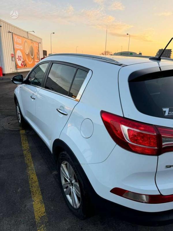 Kia Sportage 2011 Viļņa vietnē Balts Kia Sportage 2011 Viļņa, ar dzinēja tilpumu 2.00 L un nobraukumu 301 tūkst. km par 4900 €, foto 7 vietnē AUTOMOTO.COM.LV