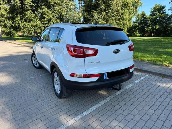 Белый Киа Sportage 2012 в Таураге, объемом двигателя 1.69 л и пробегом 270 тыс. км за 5800 €, фото 4 на AUTOMOTO.COM.LV