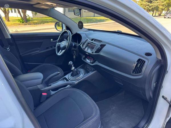 Белый Киа Sportage 2012 в Таураге, объемом двигателя 1.69 л и пробегом 270 тыс. км за 5800 €, фото 8 на AUTOMOTO.COM.LV