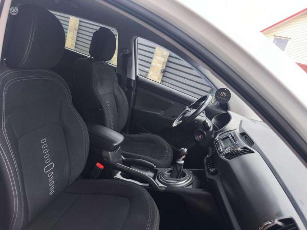 Белый Киа Sportage 2012 в Клайпеда, объемом двигателя 1.69 л и пробегом 249 тыс. км за 7200 €, фото 4 на AUTOMOTO.COM.LV