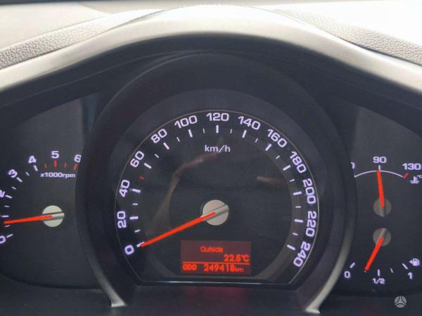 Белый Киа Sportage 2012 в Клайпеда, объемом двигателя 1.69 л и пробегом 249 тыс. км за 7200 €, фото 5 на AUTOMOTO.COM.LV