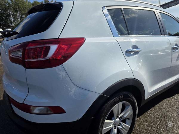 Kia Sportage 2012 Marijampole vietnē Balts Kia Sportage 2012 Marijampole, ar dzinēja tilpumu 1.59 L un nobraukumu 194 tūkst. km par 5900 €, foto 6 vietnē AUTOMOTO.COM.LV