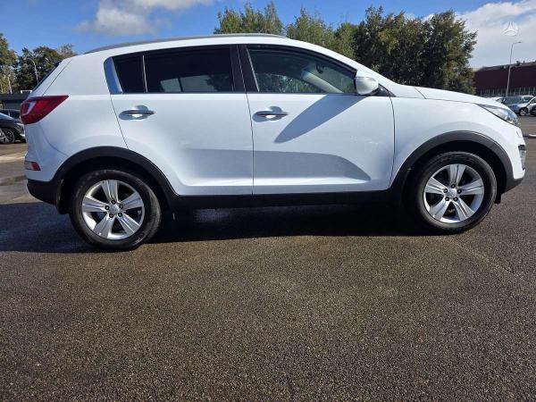 Kia Sportage 2012 Marijampole vietnē Balts Kia Sportage 2012 Marijampole, ar dzinēja tilpumu 1.59 L un nobraukumu 194 tūkst. km par 5900 €, foto 7 vietnē AUTOMOTO.COM.LV