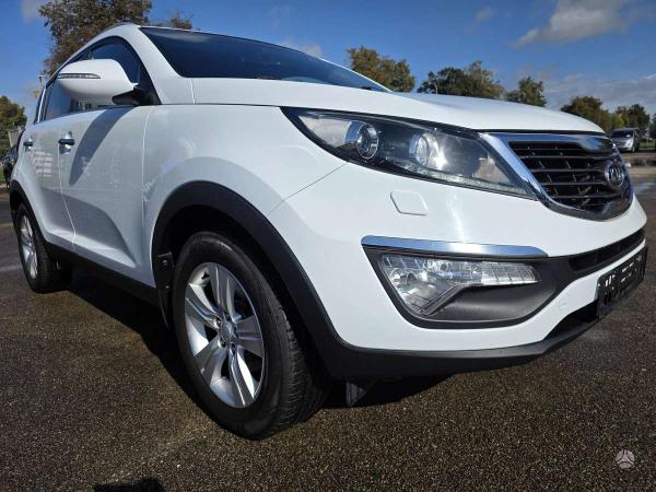 Kia Sportage 2012 Marijampole vietnē Balts Kia Sportage 2012 Marijampole, ar dzinēja tilpumu 1.59 L un nobraukumu 194 tūkst. km par 5900 €, foto 8 vietnē AUTOMOTO.COM.LV