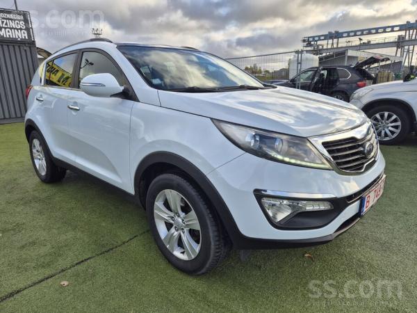 Balts Kia Sportage 2012 Liepāja, ar dzinēja tilpumu 1.70 L un nobraukumu 146 tūkst. km par 7300 €, foto 4 vietnē AUTOMOTO.COM.LV