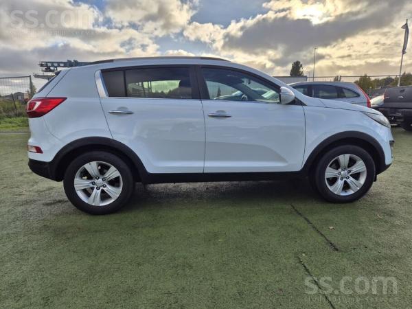 Balts Kia Sportage 2012 Liepāja, ar dzinēja tilpumu 1.70 L un nobraukumu 146 tūkst. km par 7300 €, foto 5 vietnē AUTOMOTO.COM.LV