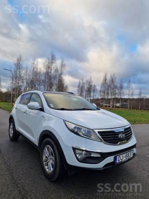 Белый Киа Sportage 2013 в Рига, объемом двигателя 2.00 л и пробегом 220 тыс. км за 6850 €, фото  на AUTOMOTO.COM.LV