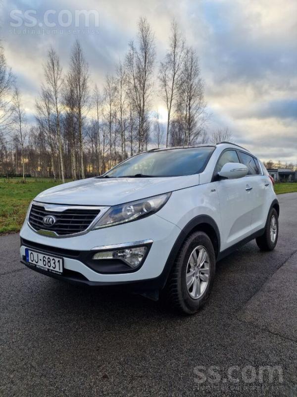 Белый Киа Sportage 2013 в Рига, объемом двигателя 2.00 л и пробегом 220 тыс. км за 6850 €, фото 3 на AUTOMOTO.COM.LV