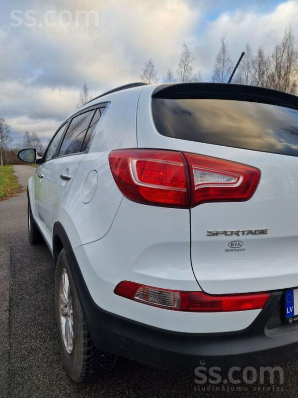 Белый Киа Sportage 2013 в Рига, объемом двигателя 2.00 л и пробегом 220 тыс. км за 6850 €, фото 9 на AUTOMOTO.COM.LV