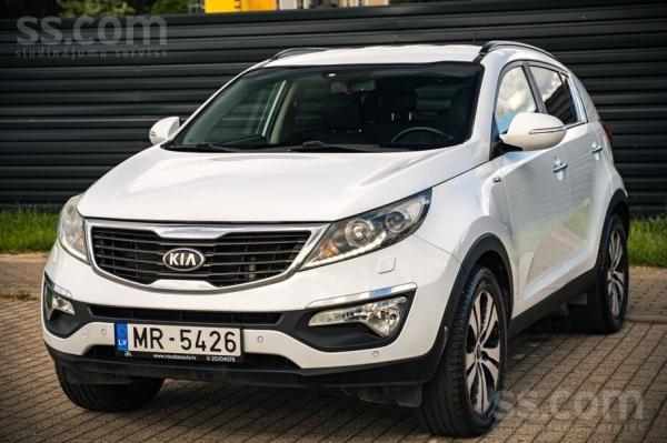 Белый Киа Sportage 2013 в Рига, объемом двигателя 2.00 л и пробегом 0 тыс. км за 5990 €, фото 1 на AUTOMOTO.COM.LV